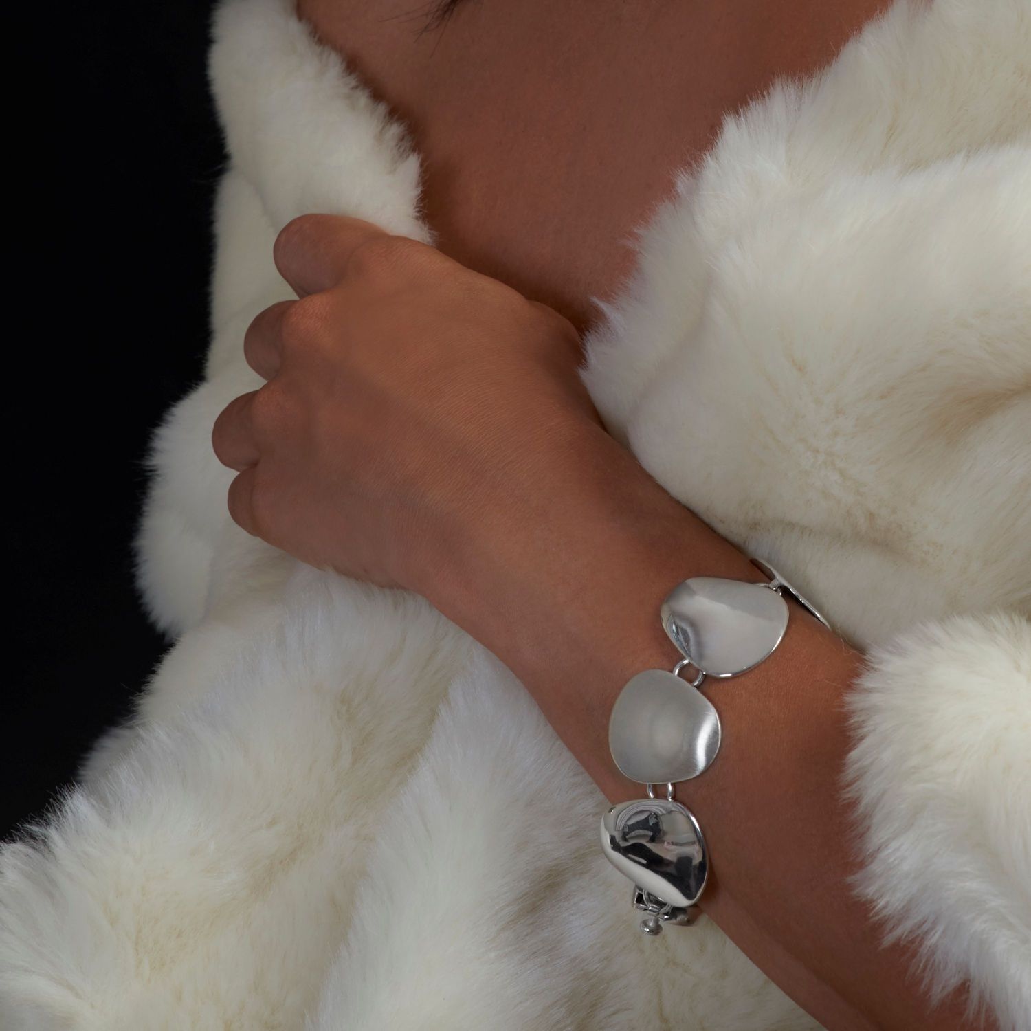 Amala Frosted Silver Petals Bracelet – Corazon Latino